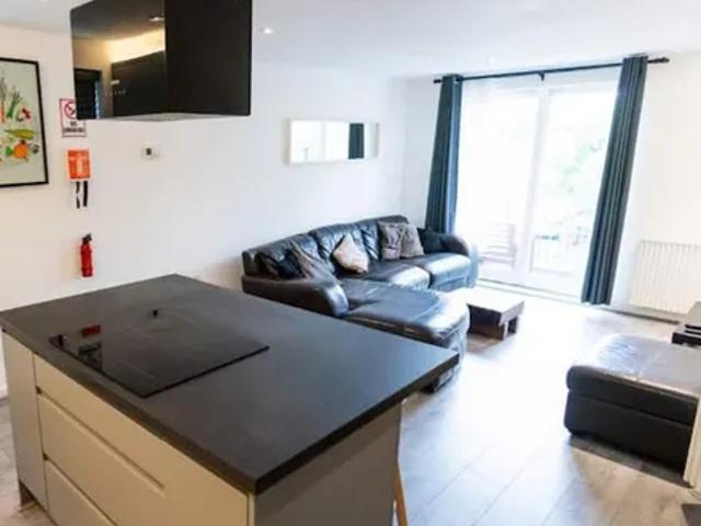 Salford, M5 3DT, United Kingdom | 3 bed apartment for rent #165035318 | Rentberry