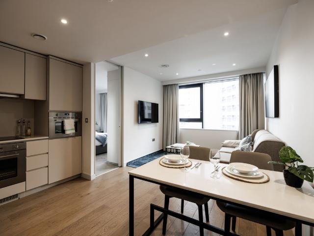 Salford M3, 1 bed flat to rent, £1,500 pcm | PrimeLocation
