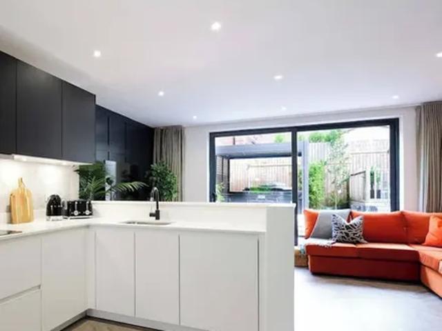 Salford, M3 6BA, United Kingdom | 3 bed townhouse for rent #155692774 | Rentberry
