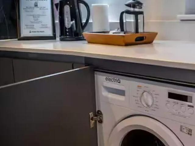 Salford, M3 7AQ, United Kingdom | 3 bed apartment for rent #121514180 | Rentberry