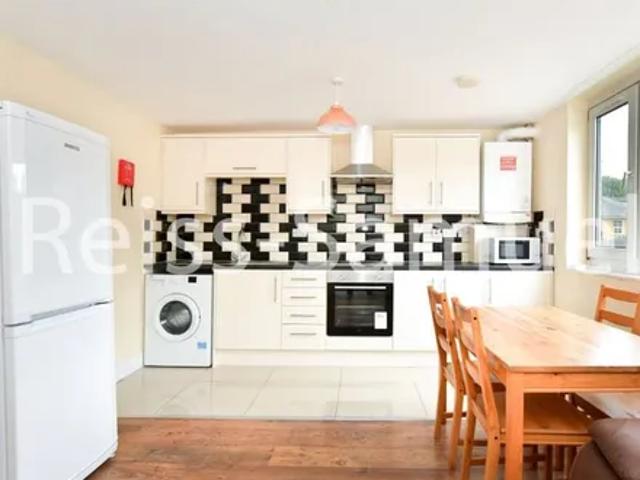 Salford House, Seyssel Street, Cubitt Town, London, E14 3HZ, United Kingdom | 4 bed house for rent #167214096 | Rentberry