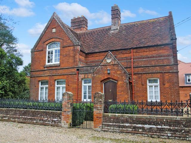 Saling Grove, Great Saling, Braintree CM7, 1 bed cottage to rent, £850 pcm | PrimeLocation