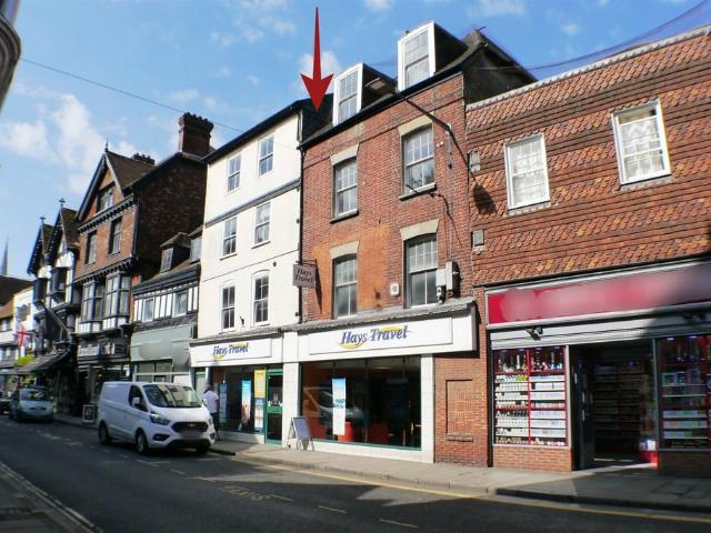 Salisbury 2 bed flat to rent £1,000 pcm £231 pw