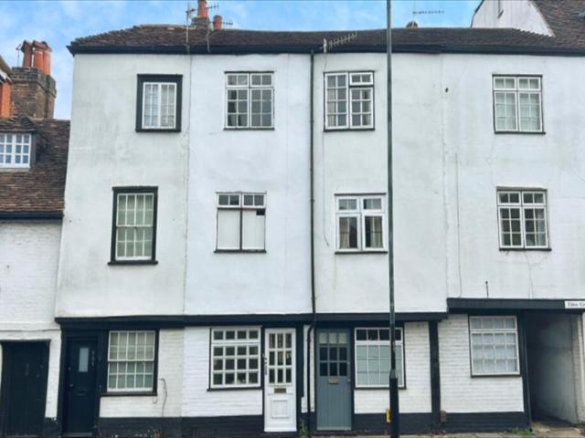Salisbury City Centre 3 bed terraced house to rent £1,475 pcm £340 pw