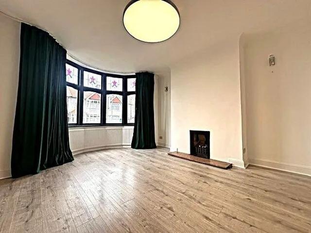 Salisbury Avenue, Barking IG11, Property for rent