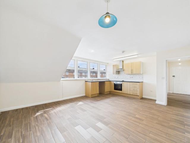 Salisbury Avenue, Warden Hill GL51, 1 bed flat to rent, £850 pcm | PrimeLocation