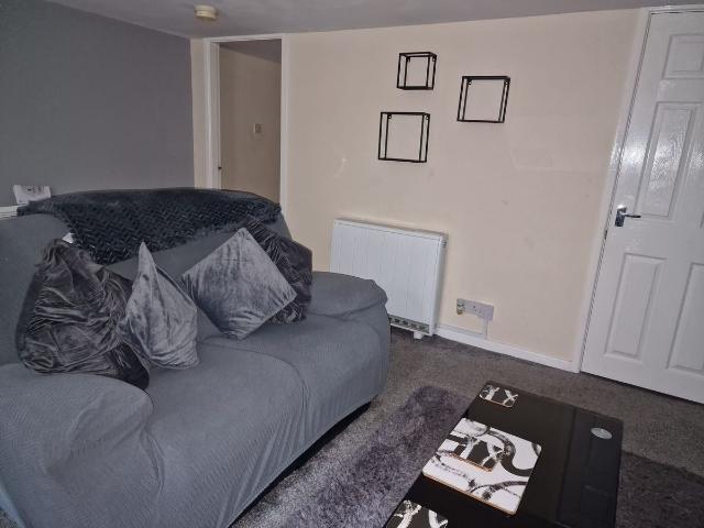 Salisbury Grove, Leeds LS12, 1 bed flat to rent, £550 pcm | PrimeLocation
