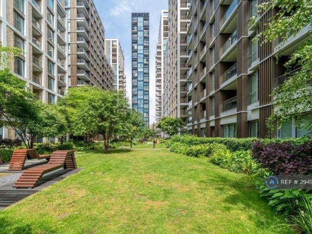 Salisbury House, London, SW11 2 bed flat to rent £3,850 pcm £888 pw