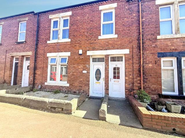 Salisbury Street, Pelaw, Gateshead NE10, 3 bed flat to rent, £725 pcm | PrimeLocation