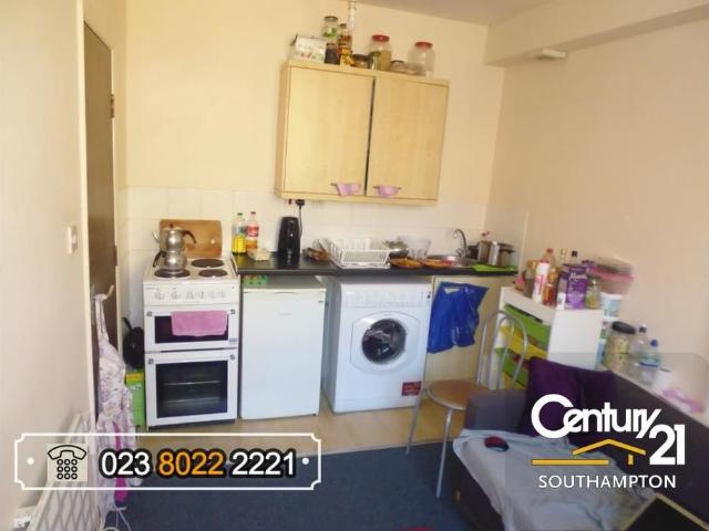 Salisbury Street, Southampton SO15, 1 bed flat to rent, £850 pcm | PrimeLocation