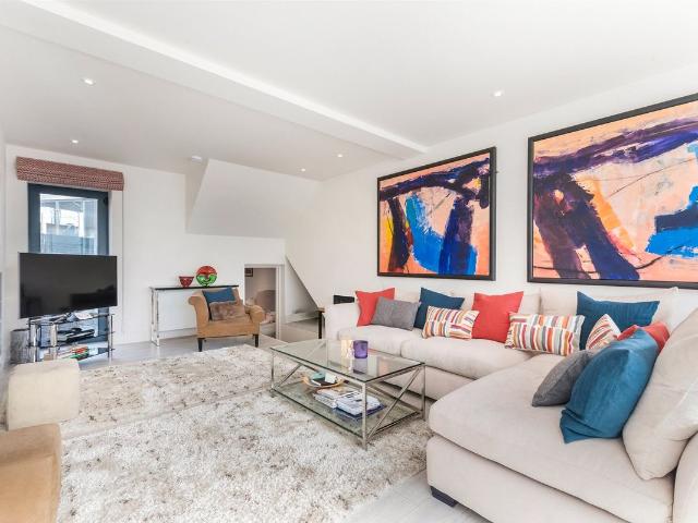Salisbury Pavement, Dawes Road SW6, 2 bed maisonette to rent, £3,000 pcm | PrimeLocation