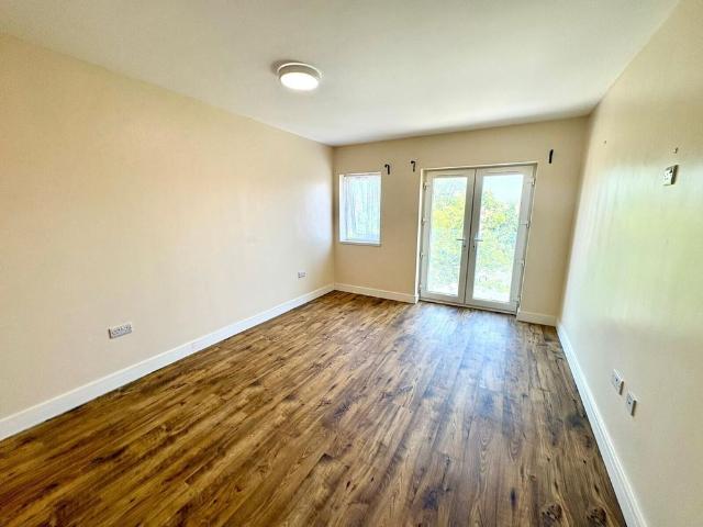 Salisbury Road, Totton