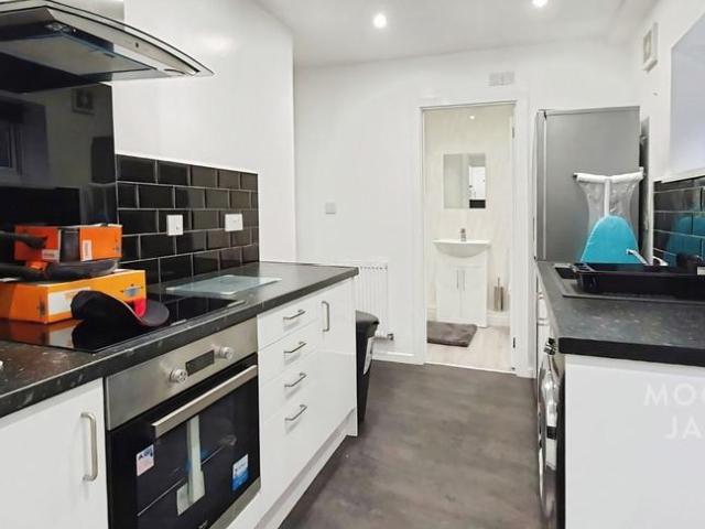 Salisbury Road, Carthays, Cardiff, CF24 2 bed flat to rent £1,525 pcm £352 pw