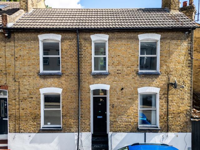 Salisbury Road, Chatham, Kent ME4, 2 bed terraced house to rent, £1,250 pcm | PrimeLocation
