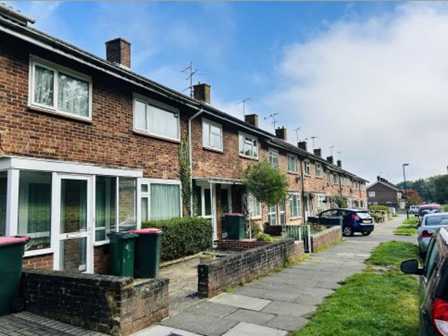 Salisbury Road, Crawley RH10, Room to rent, £830 pcm | PrimeLocation