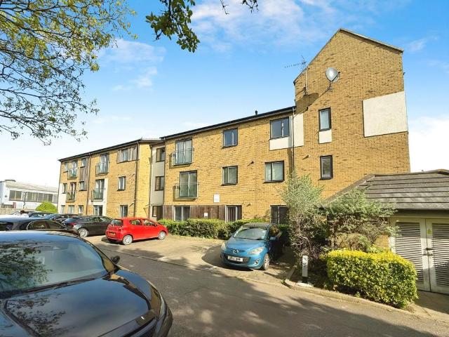 Salisbury Road, Dartford, DA2 6GY 2 bed flat to rent £1,600 pcm £369 pw