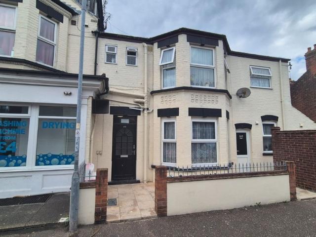 Salisbury Road, Great Yarmouth NR30, 1 bed flat to rent, £700 pcm | PrimeLocation