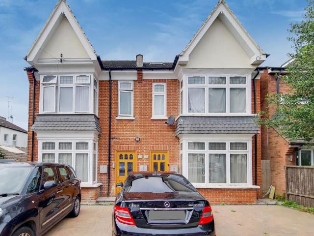 Salisbury Road, Harrow, HA1 2 bed maisonette to rent £1,950 pcm £450 pw
