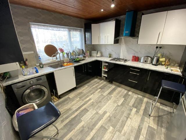 Salisbury Road, HOUNSLOW, Greater. 3 bed maisonette to rent £1,950 pcm £450 pw