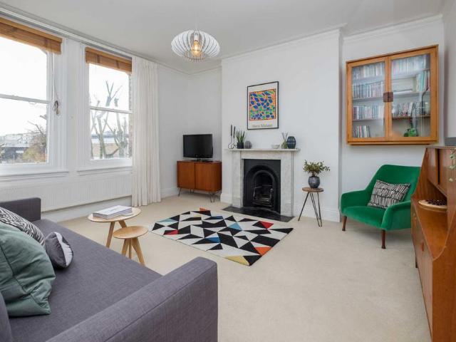 Salisbury Road, Hove 2 bed flat to rent £1,950 pcm £450 pw