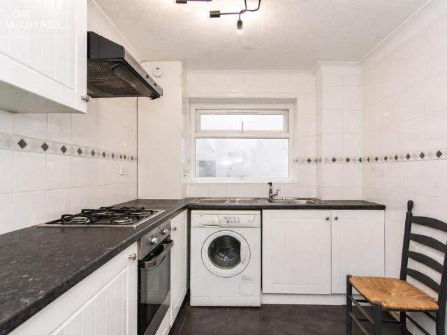 Salisbury Road, Hove 3 bed flat to rent £1,885 pcm £435 pw