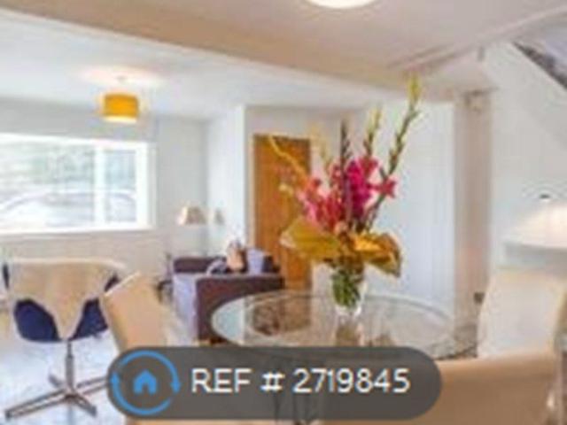 Salisbury Road, Marlborough SN8, 2 bed terraced house to rent, £1,450 pcm | PrimeLocation