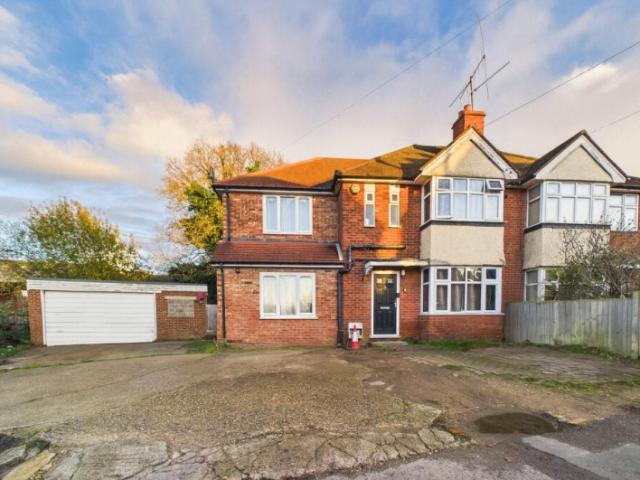 Salisbury Road, Reading, Berkshire RG30, Room to rent, £850 pcm | PrimeLocation