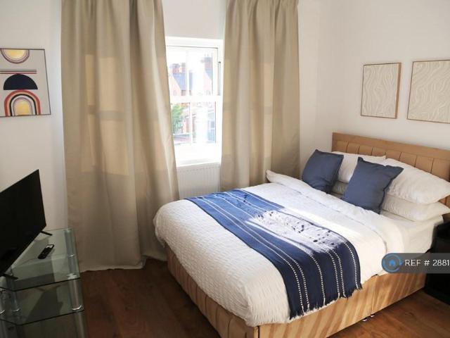 Salisbury Road, Reading, RG30 5 bed terraced house to rent £4,990 pcm £1,152 pw