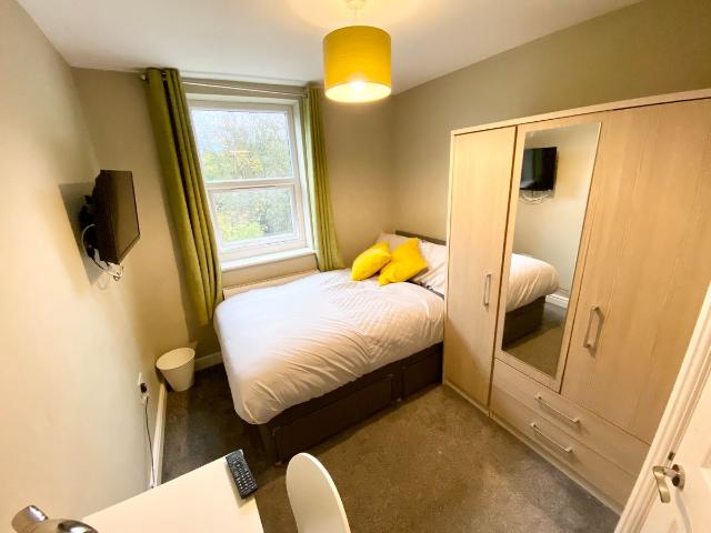 Salisbury Road, Reading RG30, Room to rent, £725 pcm | PrimeLocation