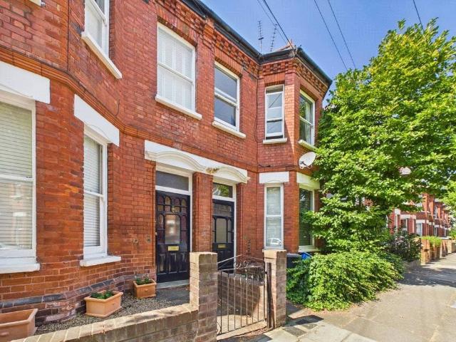 Salisbury Road, Richmond TW9, 2 bed flat to rent, £2,150 pcm | PrimeLocation