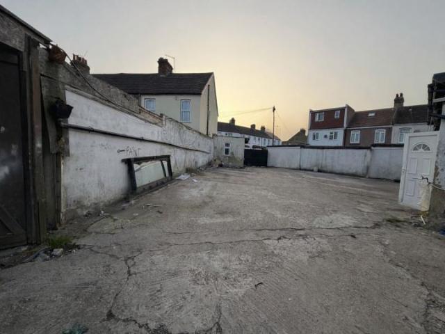 Salisbury Road, Southall, Middlesex, UB2 Terraced house to rent £3,900 pcm £900 pw