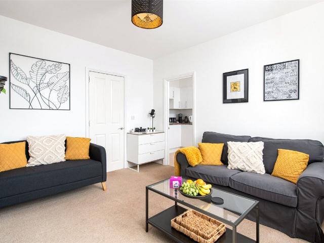 Salisbury Road, St Annes, Bristol BS4, 2 bed flat to rent, £1,400 pcm | PrimeLocation