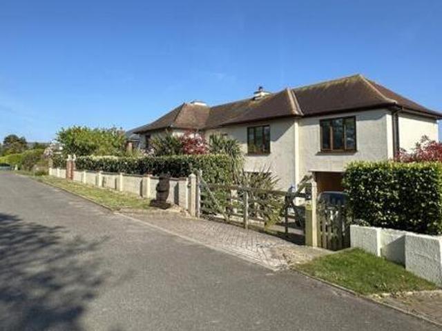 Salisbury Road, St Margarets Bay, 4 Bedroom Detached