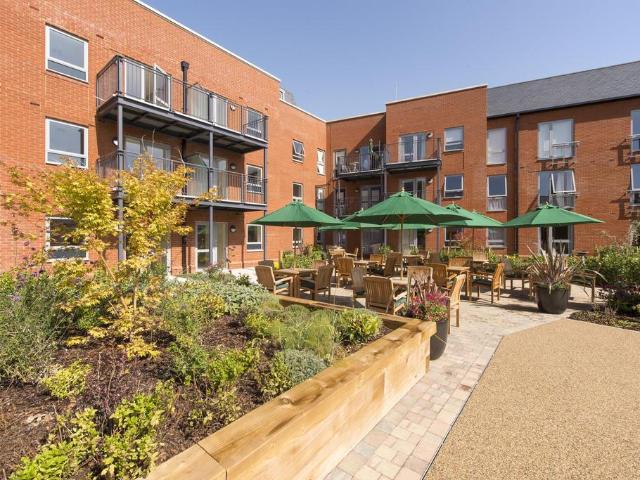 Salisbury RL Endless. 2 bed retirement property to rent £2,700 pcm £623 pw