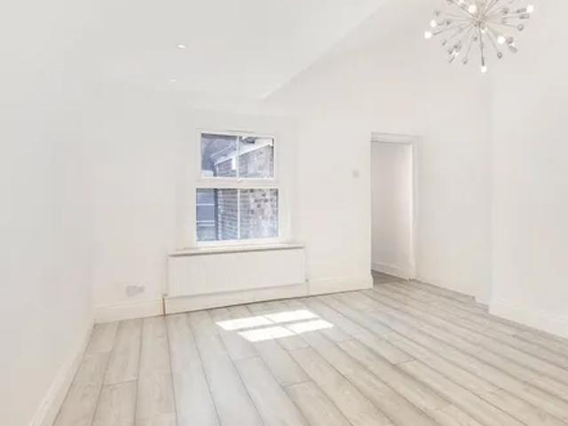 Salisbury Yard, London, SE13 7HD, United Kingdom | 2 bed apartment for rent #138315981 | Rentberry