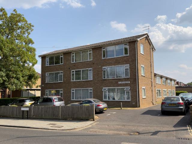 Sallies Field, Kneller Road, Twickenham TW2, 1 bed flat to rent, £1,200 pcm | PrimeLocation