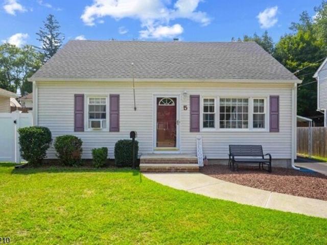 Sally St, Bloomingdale, Home For Sale