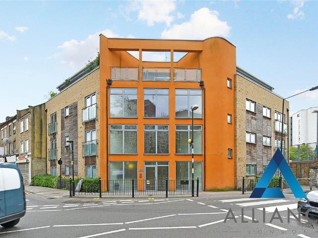 Salmon Lane, London E14, 2 bed flat to rent, £2,175 pcm | PrimeLocation
