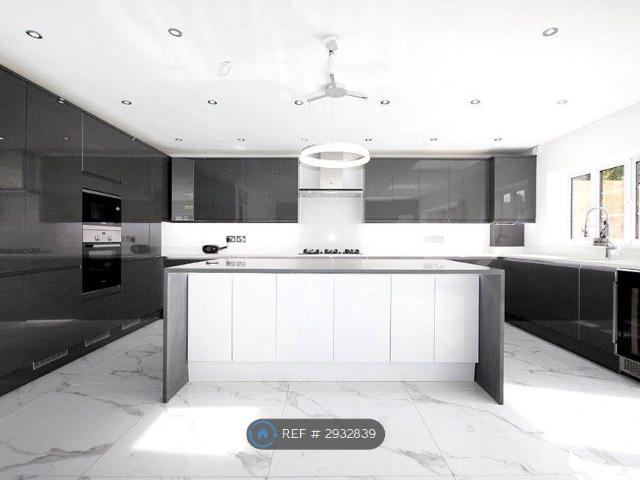 Salmon St, London NW9, 5 bed detached house to rent, £4,995 pcm | PrimeLocation