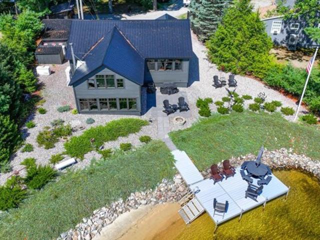 Salmon Point Rd, Bridgton, Home For Sale
