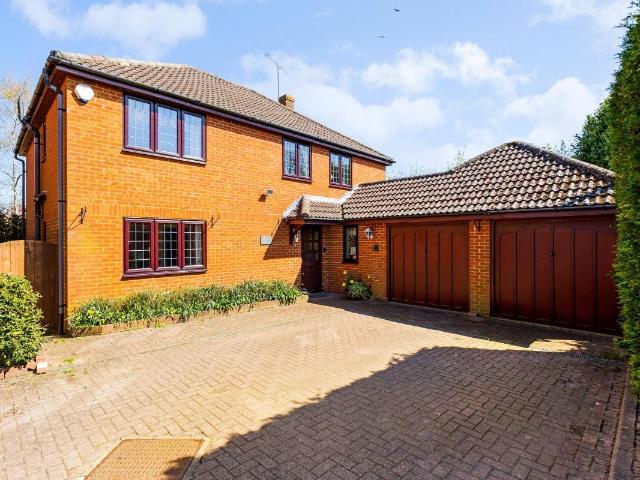 Salmons Lane, Prestwood, Great Missenden HP16, 4 bed detached house to rent, £3,000 pcm | PrimeLocation
