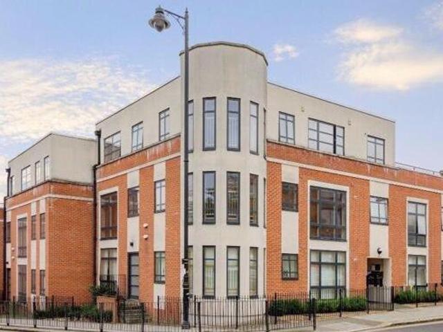 Saphire Court, Enfield, 2 Bedroom Flat