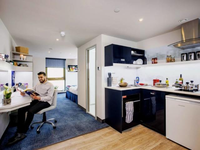 Sapphire Plus Studio