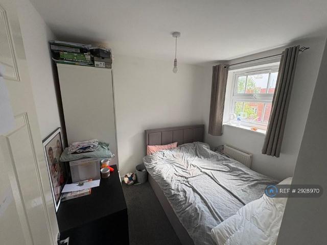 Sarum Road, Luton, LU3 2 bed flat to rent £1,150 pcm £265 pw