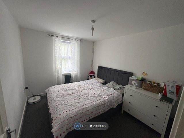 Sarum Road, Luton LU3, 2 bed flat to rent, £1,200 pcm | PrimeLocation
