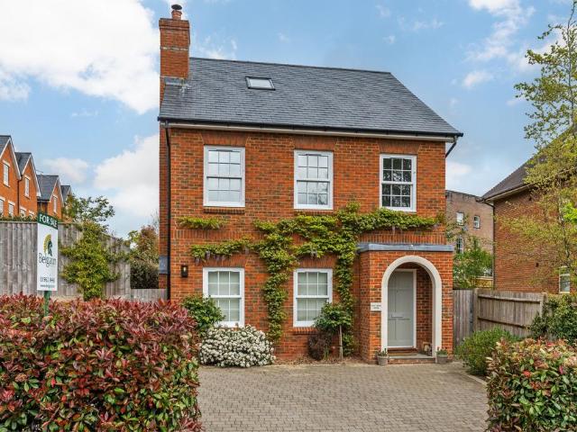 Sarum Road, Winchester, SO22 4 bed detached house to rent £4,000 pcm £923 pw