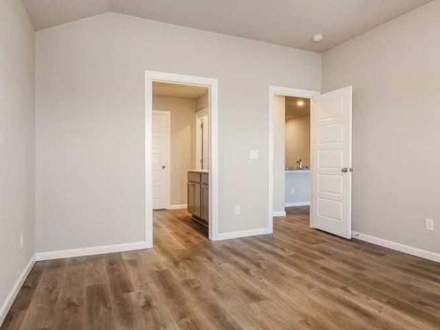 Sara Park Rental Homes 4 Bedroom Apartment for Rent at 10524 Sw 38th St, Mustang, OK 73064