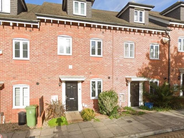 Sarafand Grove, Rochester ME2, 3 bed terraced house to rent, £2,000 pcm | PrimeLocation