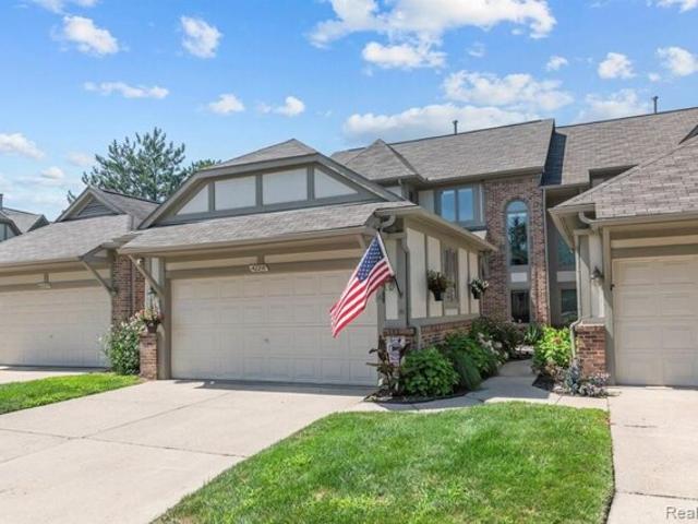 Saratoga Cir Unit,canton, Condo For Sale