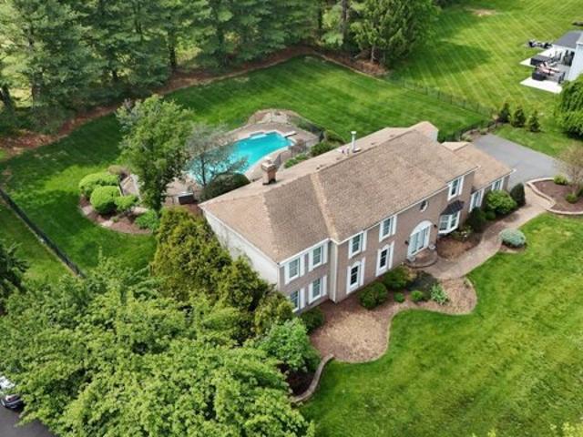Saratoga Dr, West Windsor, Home For Sale